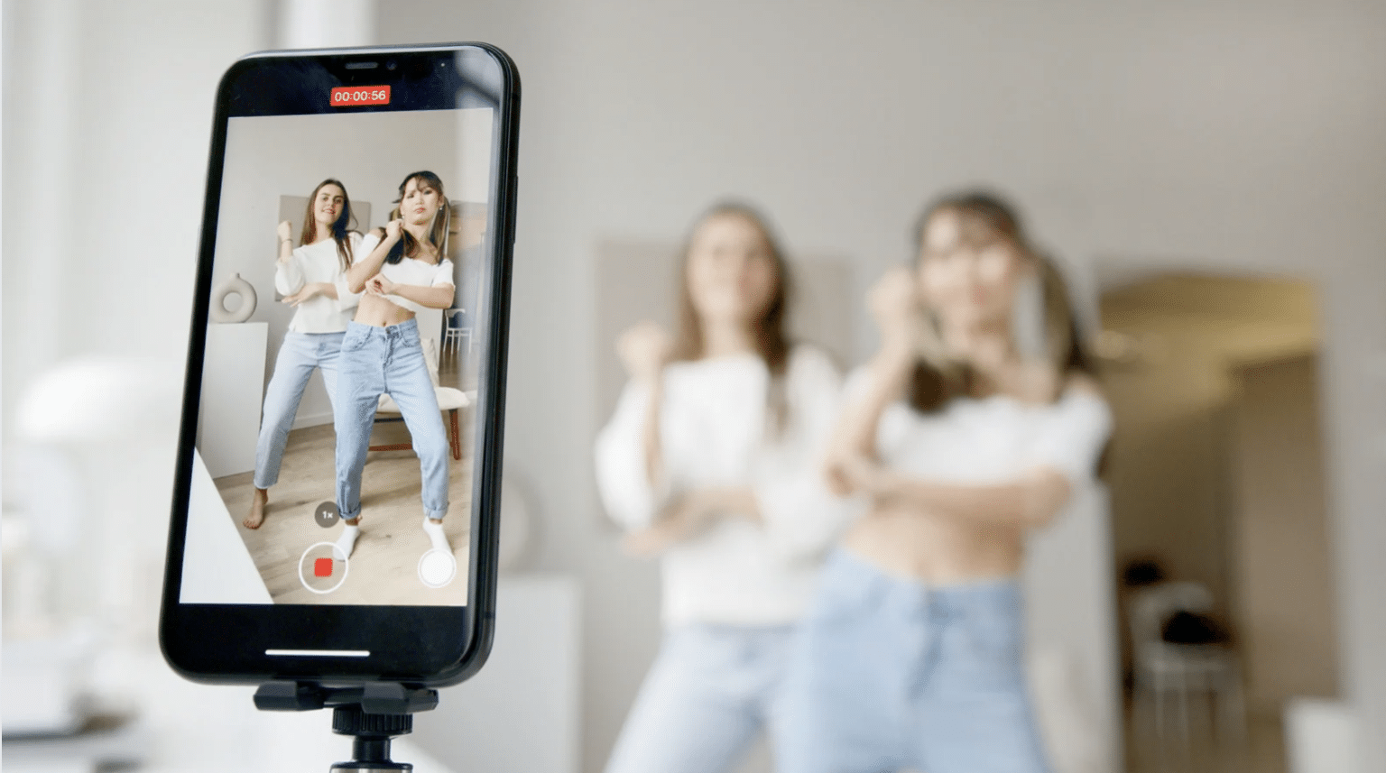 Top View TikTok Ads: The format that boosts your visibility